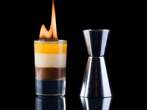Drinks flamejantes: aprenda como fazer - Bebidas Famosas - Blog