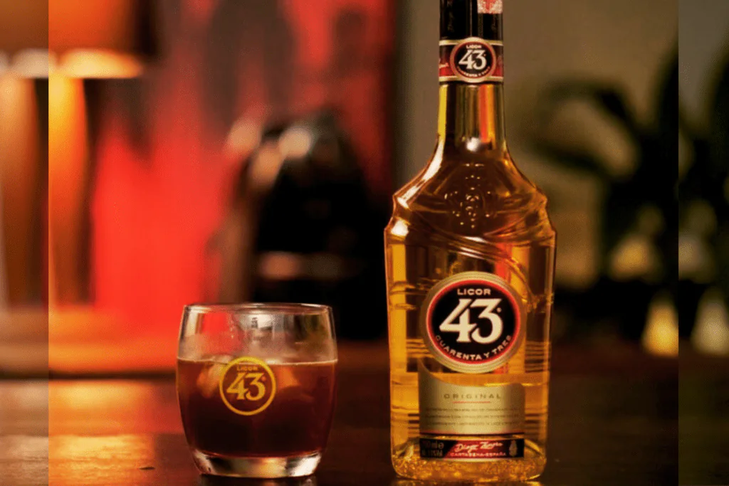 Licor 43: A Essência da Tradição e do Sabor - Bebidas Famosas - Blog